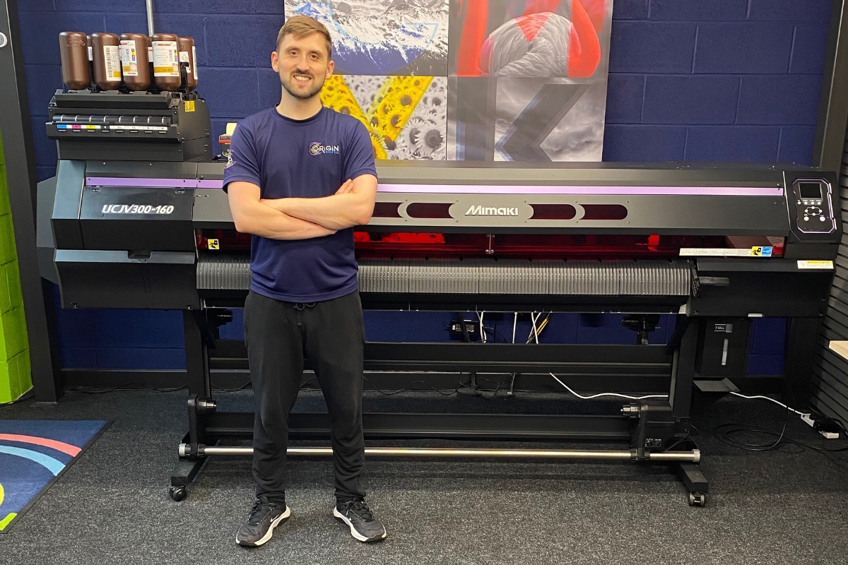 Why UV Printers are a Game-Changer for Sign Makers - Hybrid Services